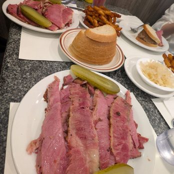 SNOWDON DELI - Updated December 2025 - 243 Photos & 181 Reviews - 5265 ...