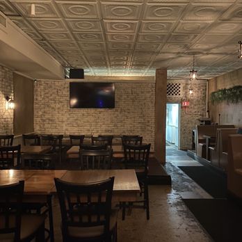 SMITH SOCIAL HOUSE - Updated December 2025 - 25 Photos - 171 College St ...