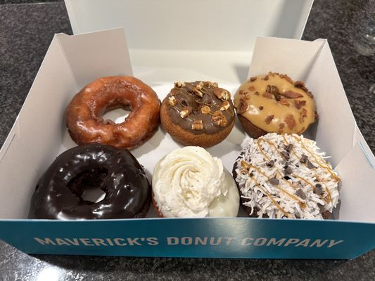 MAVERICK’S DONUT COMPANY - Updated March 2025 - 16 Photos - 1618 Queen ...