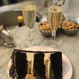 THE CAKE BAKE SHOP BY GWENDOLYN ROGERS-BROAD RIPPLE VILLAGE - 2722 ...