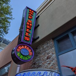 HALF SHELLS SEAFOOD GRILL - Updated January 2026 - 687 Photos & 611 ...