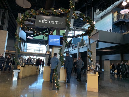 CROSSROADS OAKLEY - Updated January 2026 - 72 Photos & 95 Reviews ...