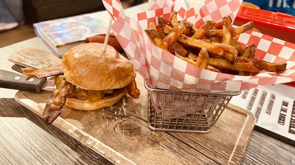 FLAMME BURGER - KEYSTONE - Updated May 2025 - 787 Photos & 586 Reviews ...