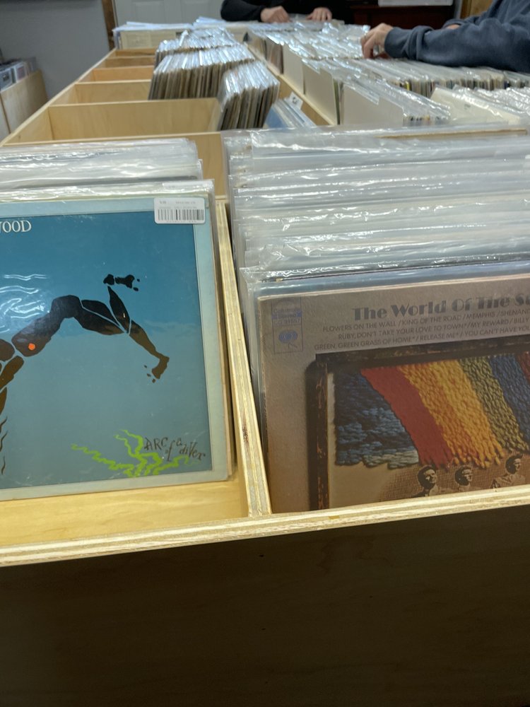 UNCLE JOES RECORDS - 6 Kirby Rd, Cromwell, Connecticut - Vinyl Records ...