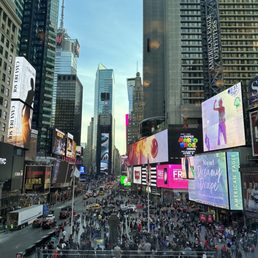 R LOUNGE AT TWO TIMES SQUARE - Updated July 2025 - 564 Photos & 385 ...