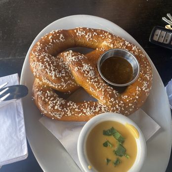 TWENTY TAP - Updated January 2025 - 577 Photos & 649 Reviews - 5406 N ...