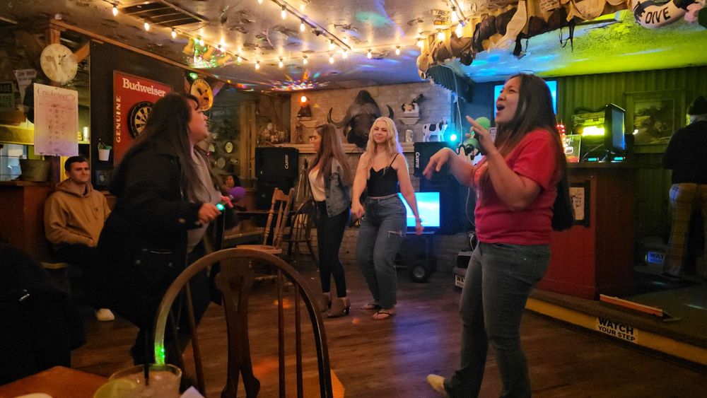 THE COW SHED BAR & GRILL - Updated July 2024 - 115 Photos & 205 Reviews ...