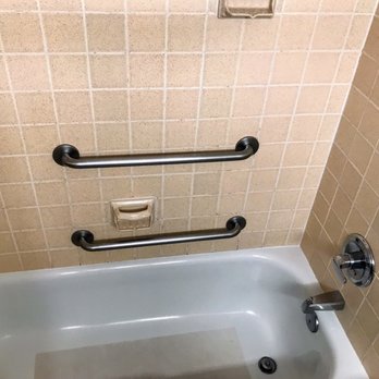 RAMADA HOTEL & CONVENTION CENTER BY WYNDHAM TOPEKA DOWNTOWN - Updated ...