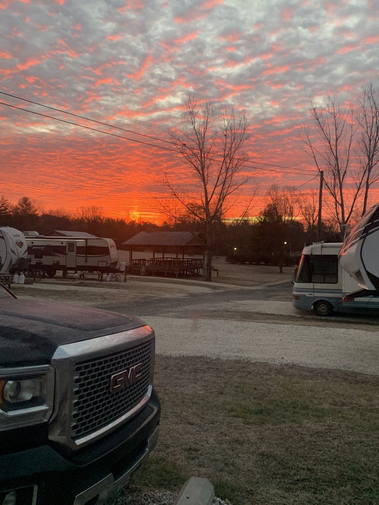 PARADISE LAKE FAMILY CAMPGROUND - 17 Photos - 1105 W Lake Rd, Spout ...