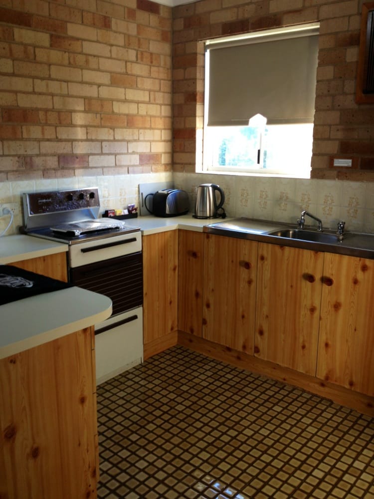 BURRINGA MOTEL - 39 Plumpton Rd, Wagga Wagga New South Wales, Australia ...