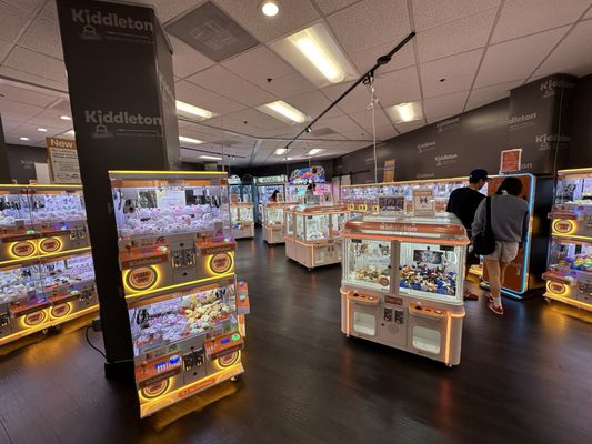 KIDDLETON - Updated May 2025 - 90 Photos & 49 Reviews - 335 E 2nd St ...