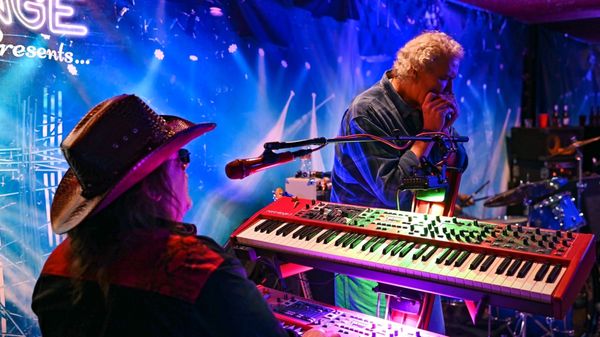 A STEP UP LOUNGE - Updated November 2024 - 19 Photos & 36 Reviews ...