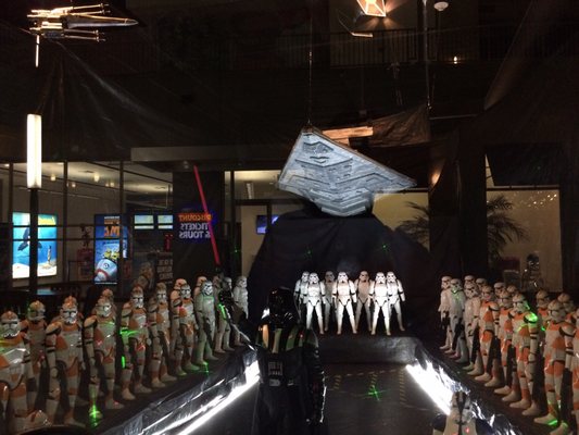 FACTORY XTREME - 64 Photos & 22 Reviews - 400 W Disney Way, Anaheim ...