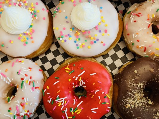 CRAFTED DONUTS - Updated March 2025 - 351 Photos & 213 Reviews - 3959 ...