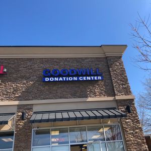 GOODWILL OF NORTH GEORGIA: DECATUR ATTENDED DONATION CENTER - 10 Photos ...