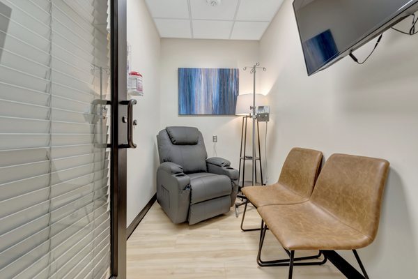 FLEXCARE INFUSION CENTERS - Updated October 2025 - 1826 E 15th St ...