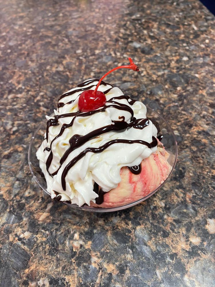 SWEET TREETS ICE CREAM PARLOR - Updated October 2025 - 184 Marion Oaks ...