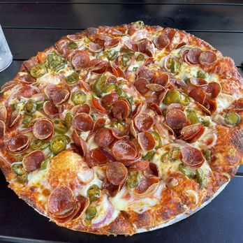 THE CRUST PIZZA - PARKTOWNE VILLAGE - Updated July 2024 - 202 Photos ...