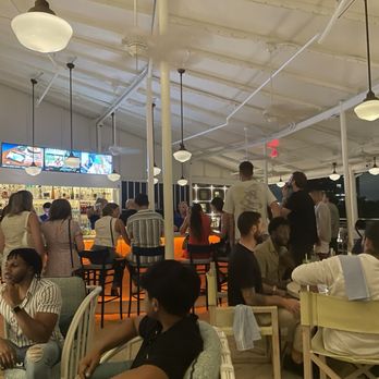 BAR CAPRI - Updated October 2025 - 144 Photos - 39 Reviews - 185 Banyan ...