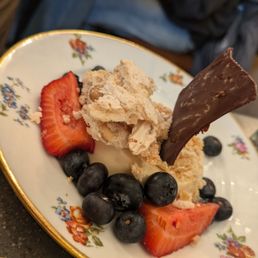 MAVEN - Updated December 2025 - 206 Photos & 124 Reviews - 1006 17 Ave ...