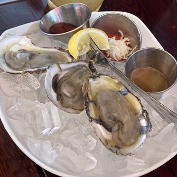 THE SILVER PIG BAR & OYSTER ROOM - 137 Photos & 108 Reviews - 102 S ...