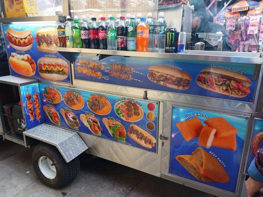 SABRETT HOT DOG CART - Updated December 2025 - Lexington Ave E 49th St ...