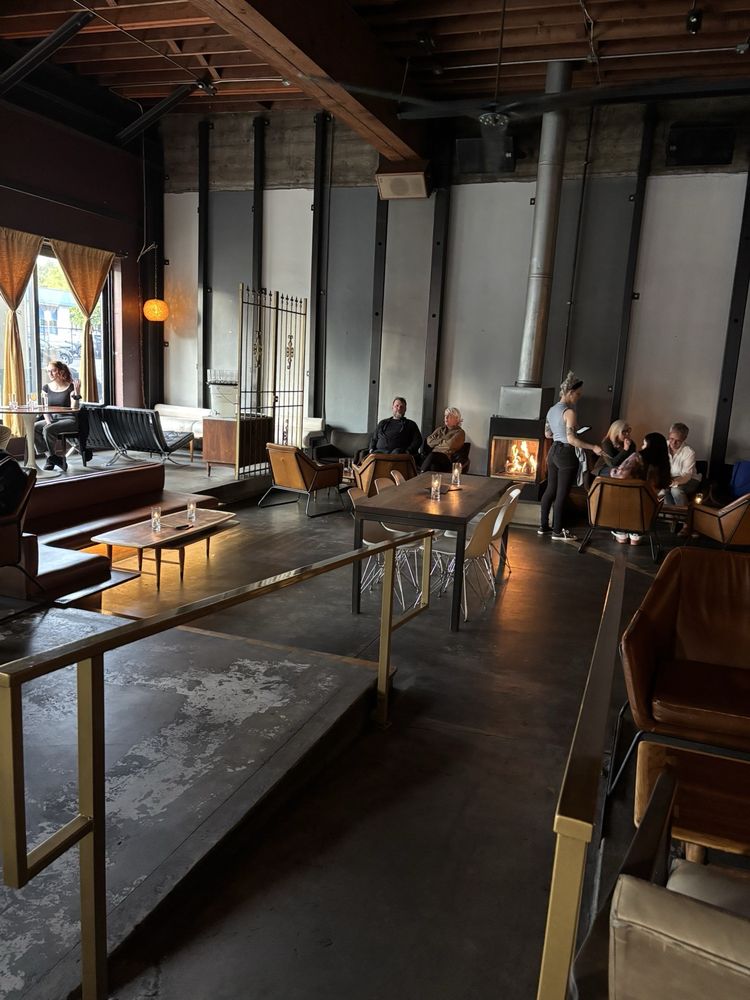 RONTOMS - Updated December 2025 - 281 Photos & 535 Reviews - 600 E ...