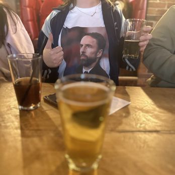 MADISON AVENUE PUB & RESTAURANT - Updated December 2025 - 68 Photos ...