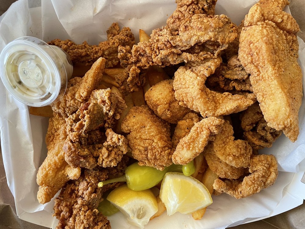 FAMILY HOUSE OF FISH AND POULTRY - Updated May 2024 - 113 Photos & 258 ...