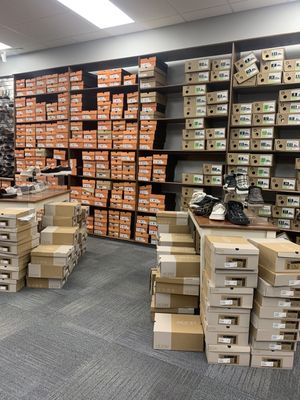 BROWNS SHOE FIT COMPANY - Updated December 2025 - 13 Reviews - 829 ...