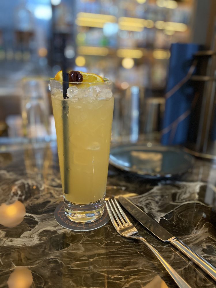 RUNDLE BAR - 409 Photos & 115 Reviews - 405 Spray Ave, Banff, Alberta ...