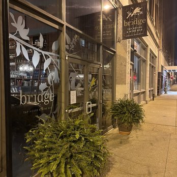 BRIDGE TAP HOUSE AND WINE BAR - Updated July 2025 - 693 Photos & 863 ...