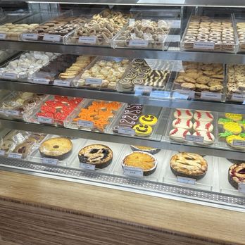 THE SWISS BAKERY & PASTRY SHOP - Updated December 2024 - 568 Photos ...