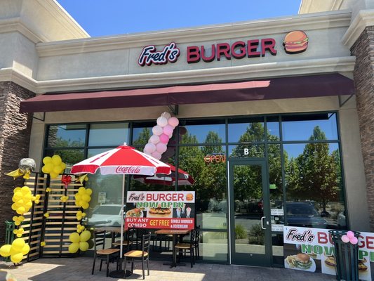 FRED’S BURGER - 149 Photos & 159 Reviews - 2700 N Texas St, Fairfield ...