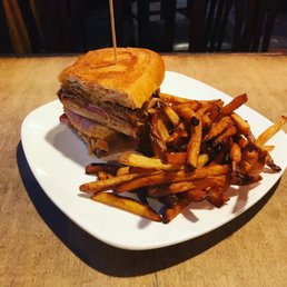 INTERSTATE DRAFTHOUSE - 548 Photos & 267 Reviews - 1235 E Palmer St ...