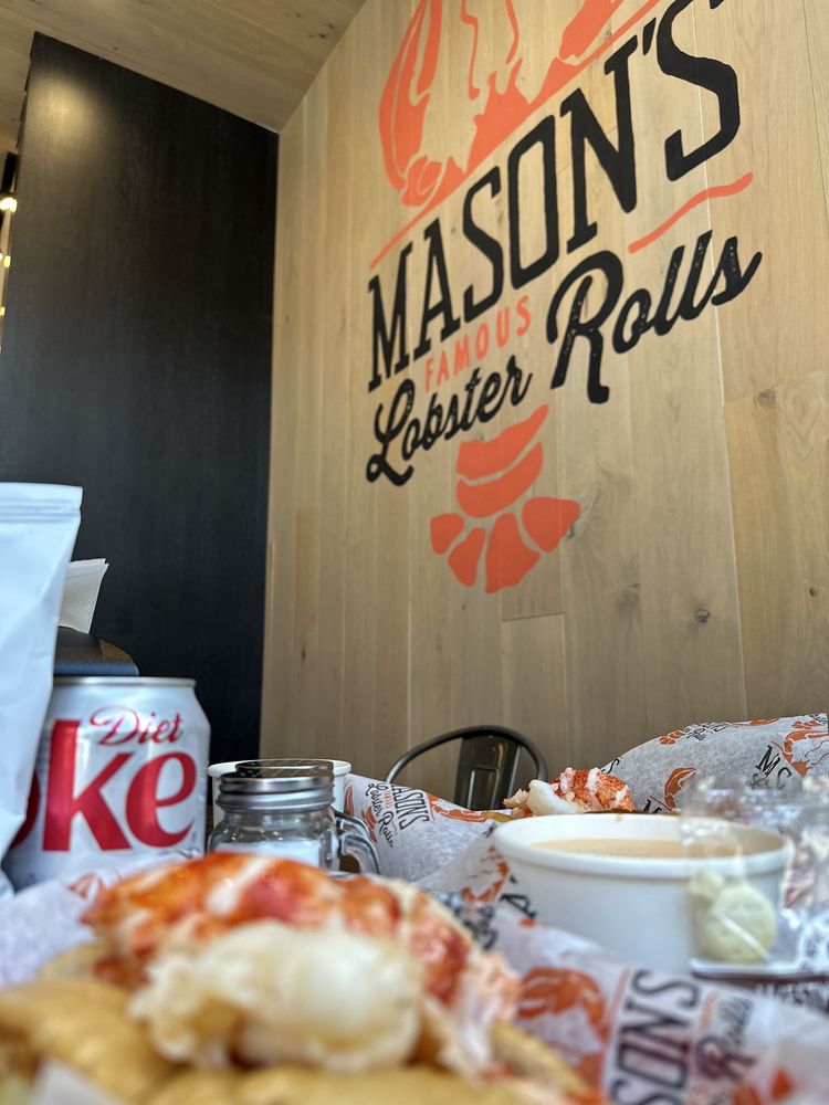 Mason's Famous Lobster Rolls - Dupont Circle, Washington | Roadtrippers