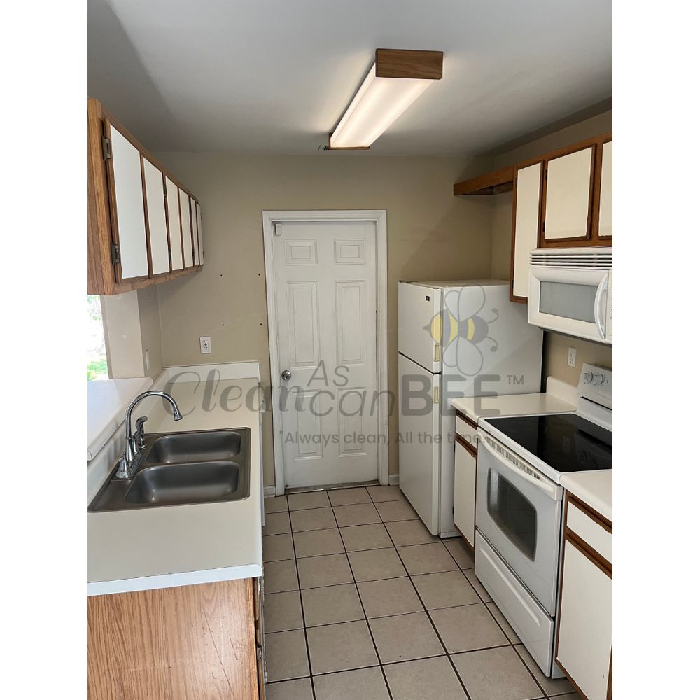 CLEAN AS CAN BEE - Updated April 2025 - 135 Photos - 100 7th St ...
