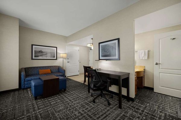 HOMEWOOD SUITES BY HILTON BAKERSFIELD - Updated May 2026 - 196 Photos ...