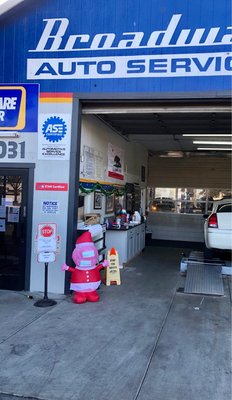 BROADWAY AUTO SERVICE - Updated May 2026 - 32 Reviews - 2031 W Capitol ...