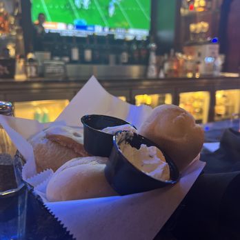 FISHBONE’S - Updated March 2025 - 520 Photos & 701 Reviews - 400 Monroe ...