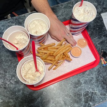 ICEBERG DRIVE INN - 128 Photos & 192 Reviews - 222 E S George Blvd, St ...