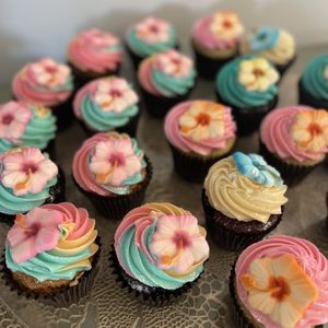 TRULY SCRUMPTIOUS CAKES - Updated September 2024 - 49 Photos & 24 ...