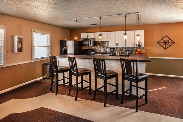 LAKE CASTLETON APARTMENTS - 15 Photos & 22 Reviews - Apartments - 7601 ...