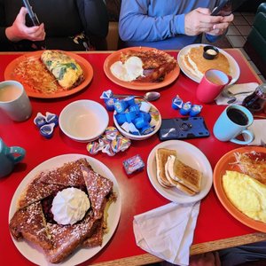 BLACK BEAR DINER - FEDERAL WAY - Updated November 2025 - 702 Photos ...