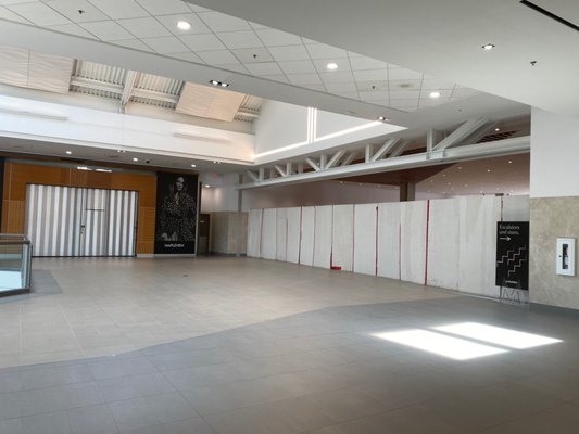 MAPLEVIEW SHOPPING CENTRE - Updated July 2024 - 42 Photos & 23 Reviews ...