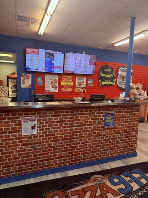 PIZZA 911 - Updated May 2026 - 72 Photos & 198 Reviews - 108 Webster St ...