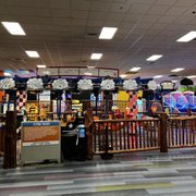 KNUCKLEHEADS TRAMPOLINE PARK, RIDES AND BOWLING - 104 Photos & 102 ...