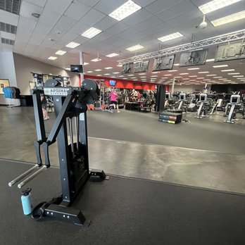 MAX FITNESS - Updated January 2026 - 12 Photos - 500 Old Greenville Hwy ...