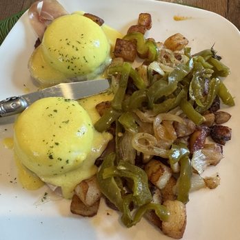 FIGMOR CAFE AND EATERY - Updated October 2025 - 175 Photos & 121 ...