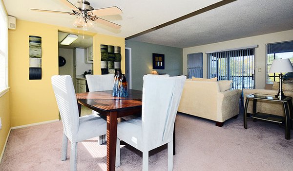 DEERPATH ON THE LAKE APARTMENT - Updated December 2025 - 35 Photos & 35 ...